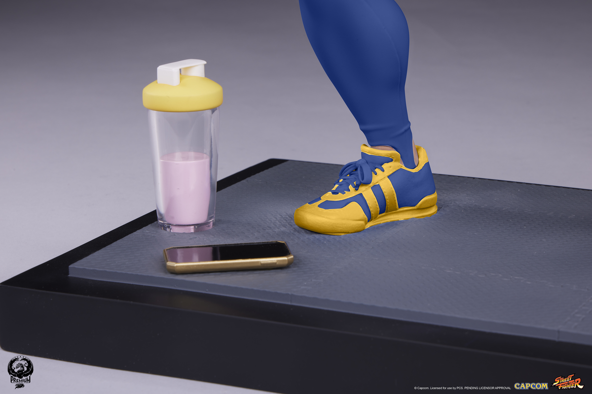 Chun-Li Powerlifting (Alpha) 1/4 Scale Statue - Spec Fiction Shop