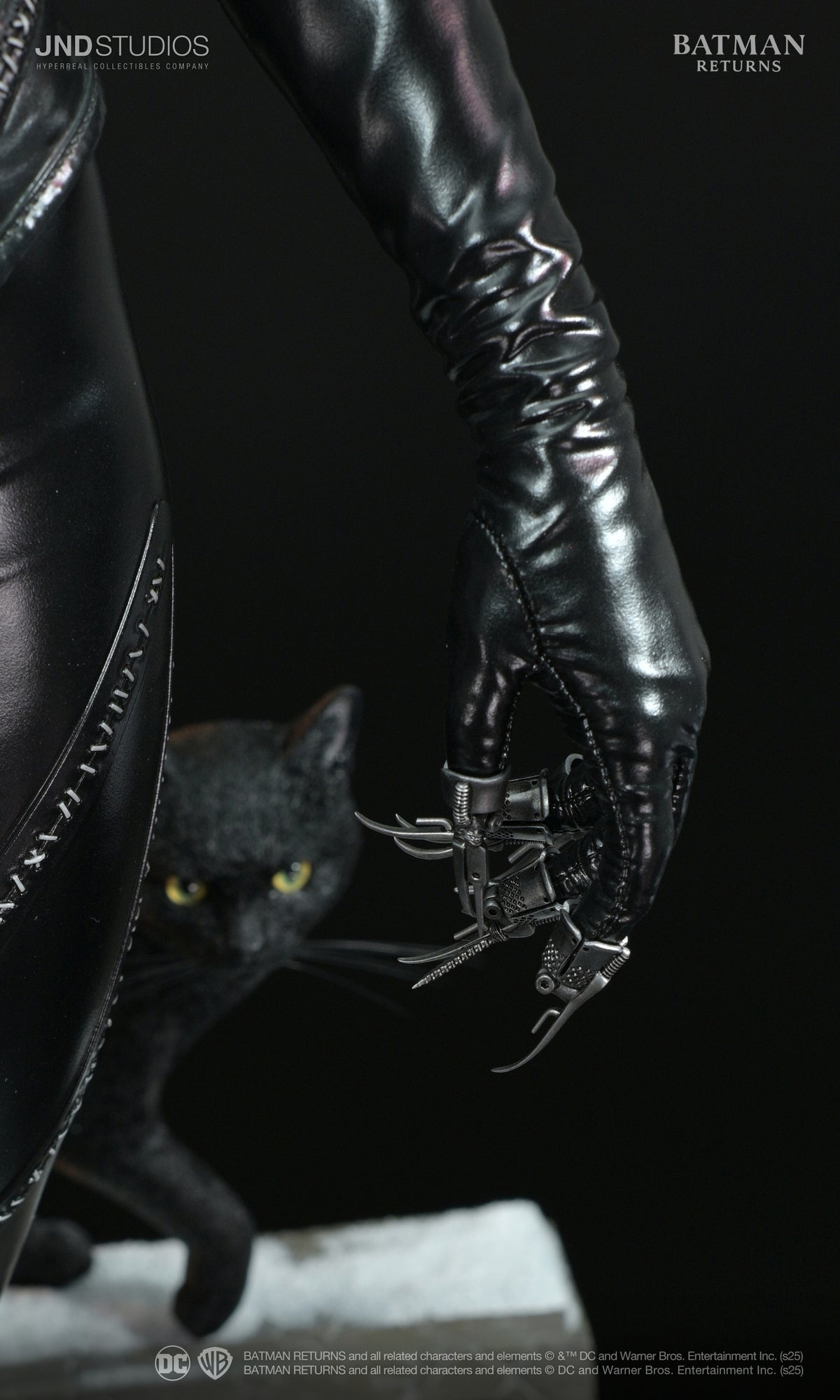 Batman Returns - Catwoman (Single Version) 1/3 Scale Statue by JND Stu - Spec Fiction Shop