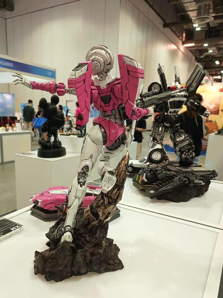 Transformers - Arcee 1/10 Scale Statue - Spec Fiction Shop