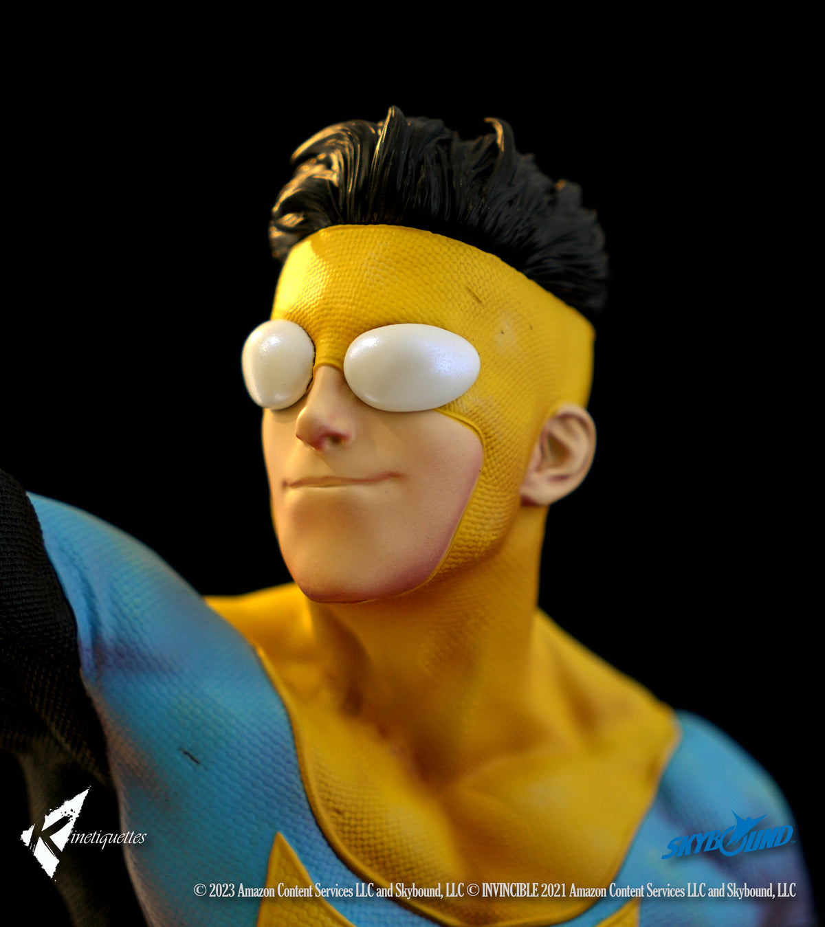 Invincible - Mark Grayson 1/4 Scale Statue - Spec Fiction Shop