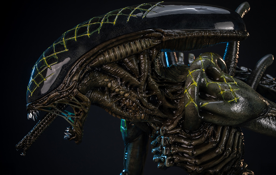 Alien vs. Predator - Grid Alien 1/2 Scale Statue - Spec Fiction Shop