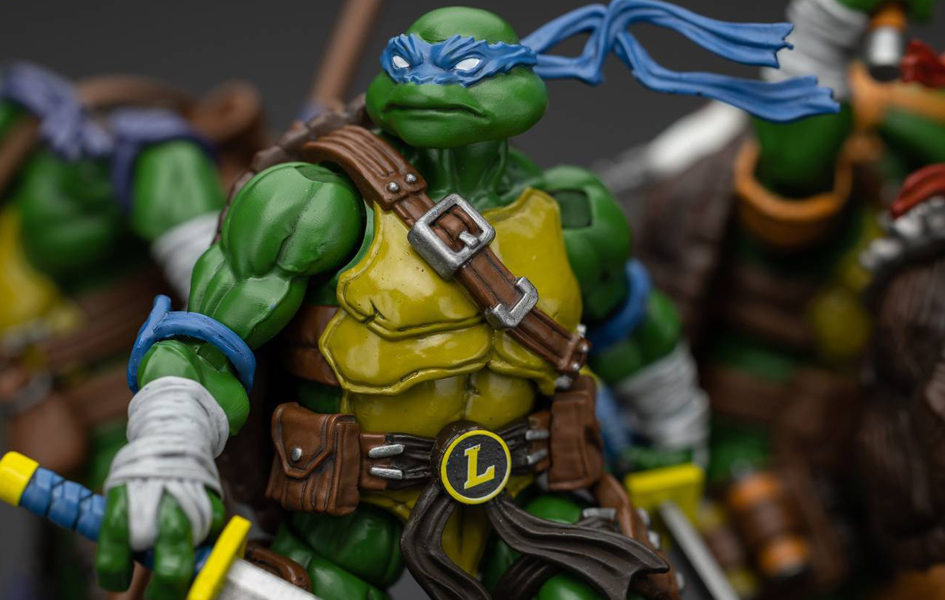 TMNT - Leonardo 1/18 Scale Figure - Spec Fiction Shop