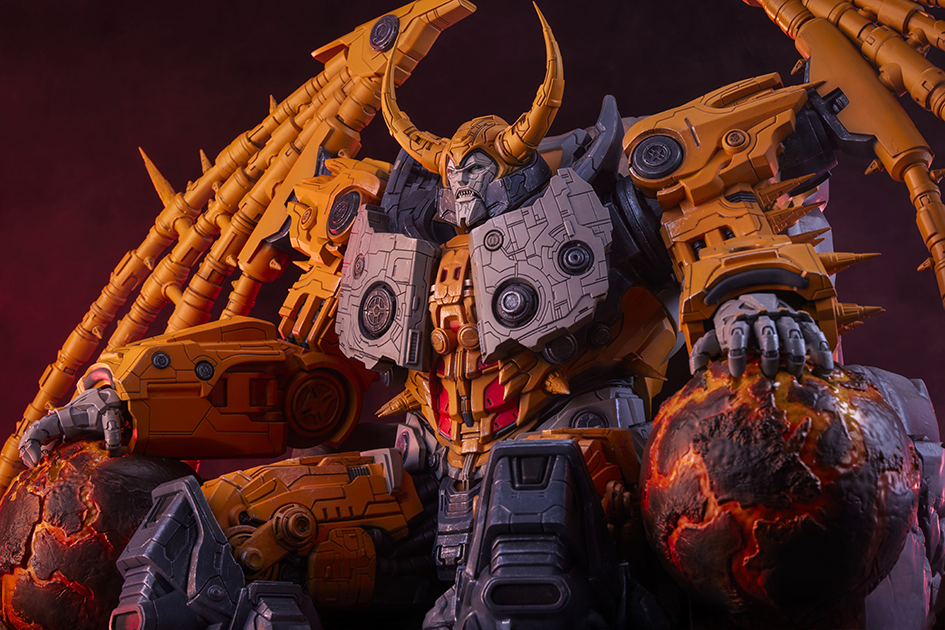 Unicron Museum Scale Statue - Spec Fiction Shop