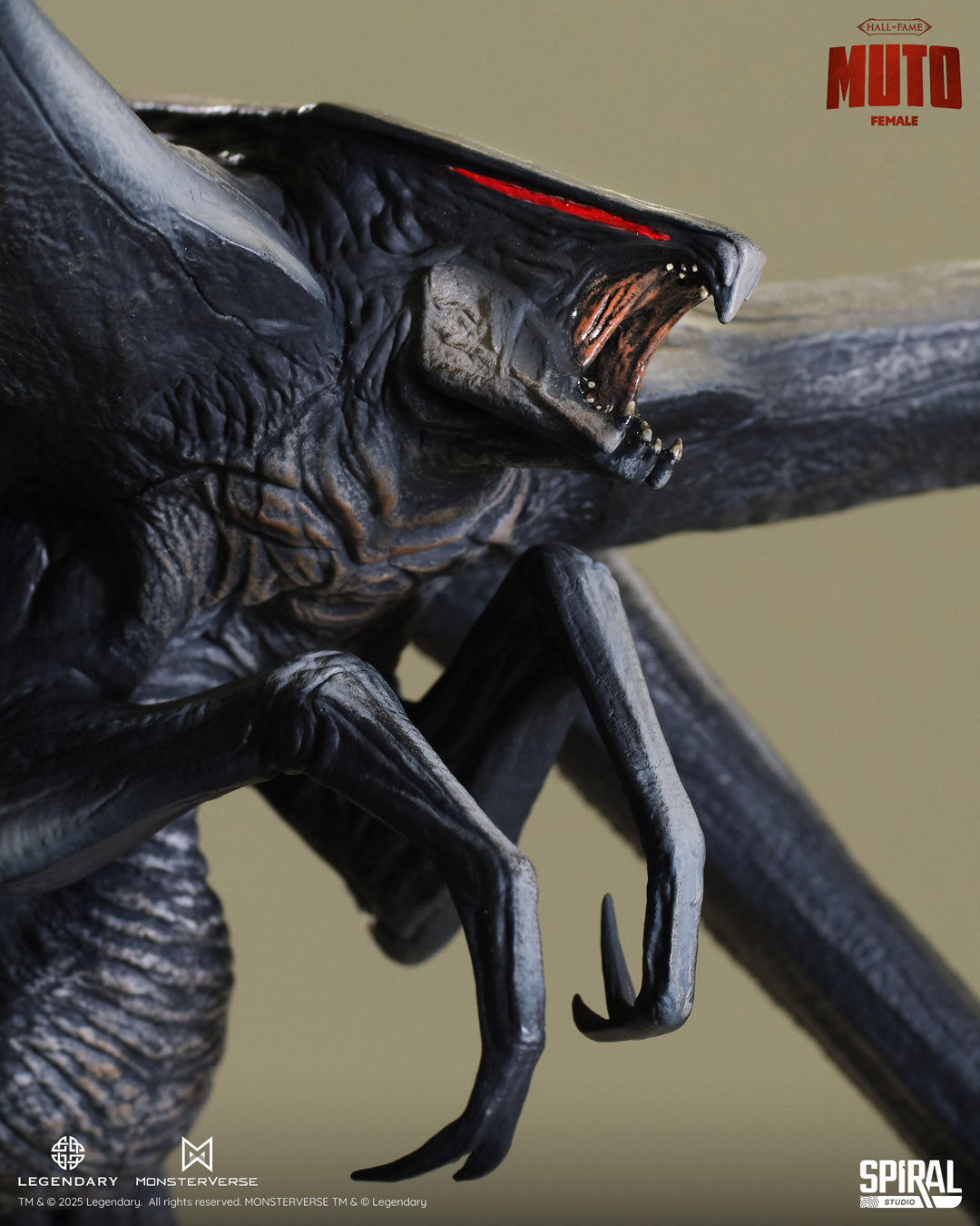 Godzilla (2014) - Muto Female Statue - Spec Fiction Shop