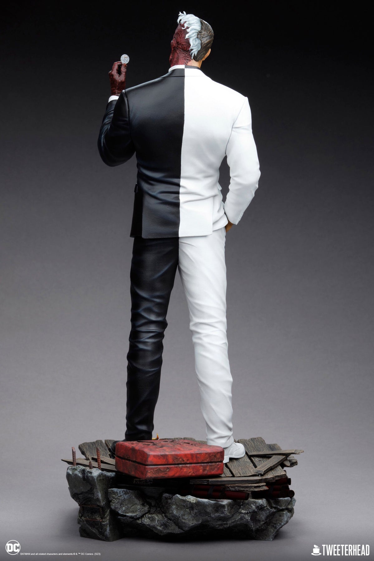 Two-Face 1/6 Scale Maquette Statue - Spec Fiction Shop