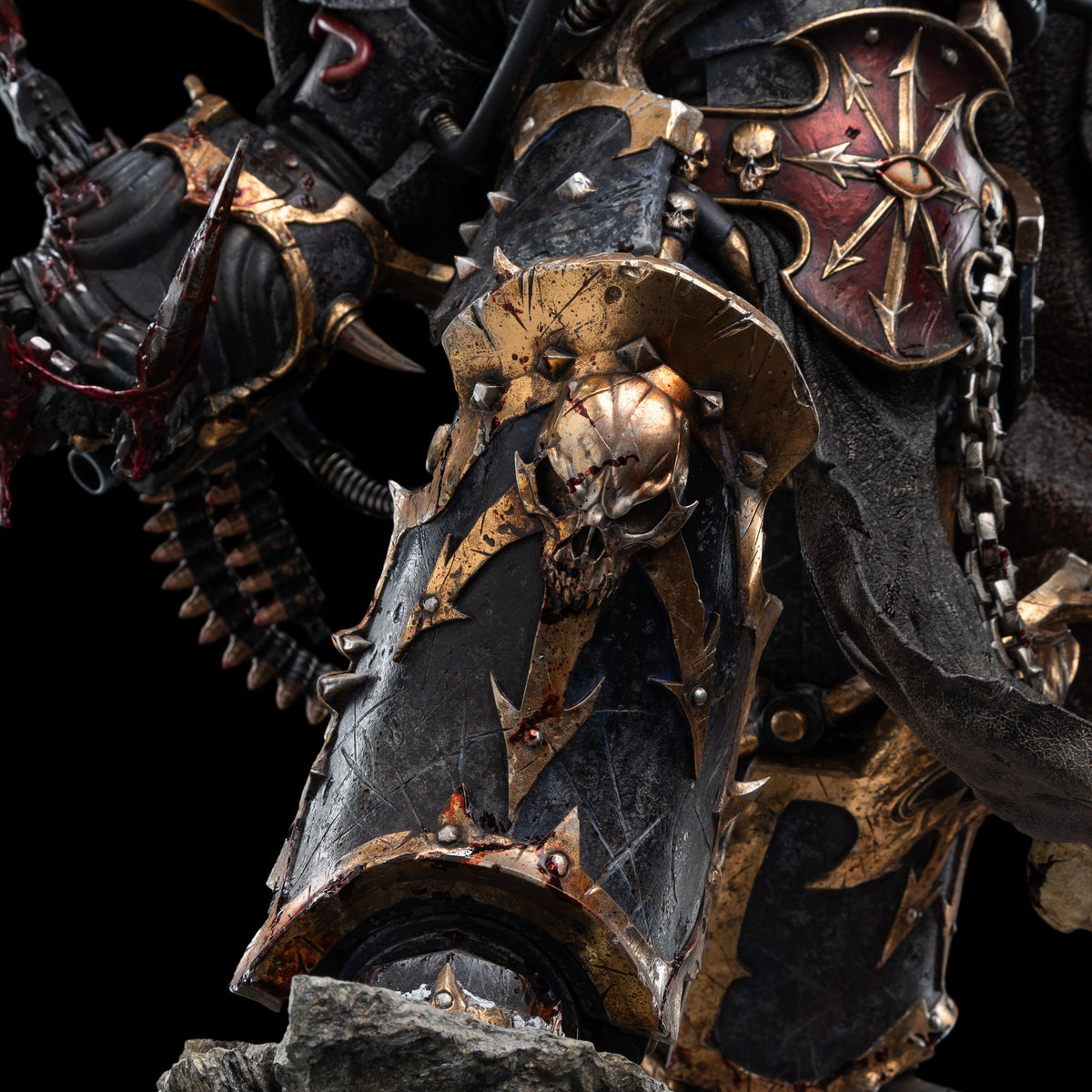 Warhammer 40,000 - Abaddon the Despoiler 1/6 Scale Statue - Spec ...