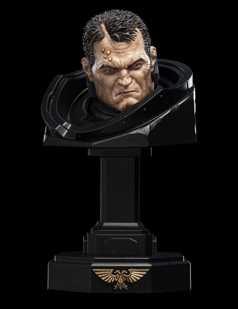 Warhammer 40,000 - Lieutenant Titus (Limited Edition) 1/6 Scale Statue ...