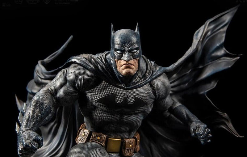 Batman HUSH 1/6 Scale Statue - Spec Fiction Shop