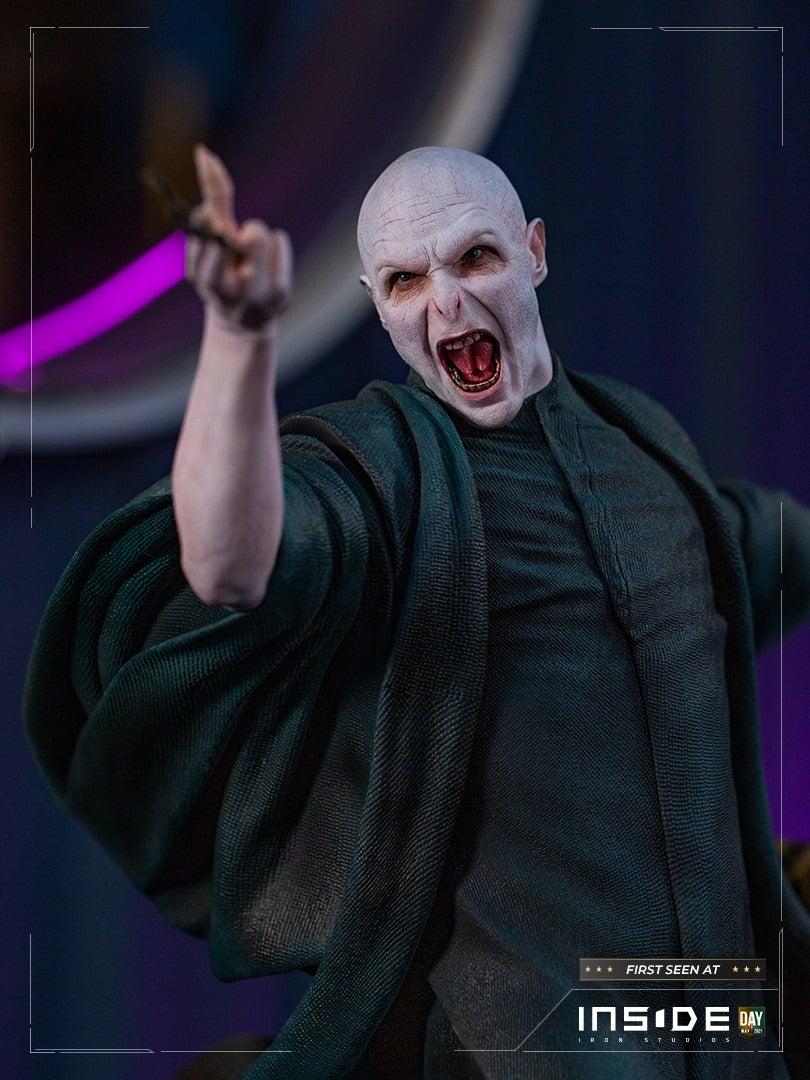 Voldemort and Nagini - Harry Potter - Legacy Replica 1/4 - Spec Fiction ...