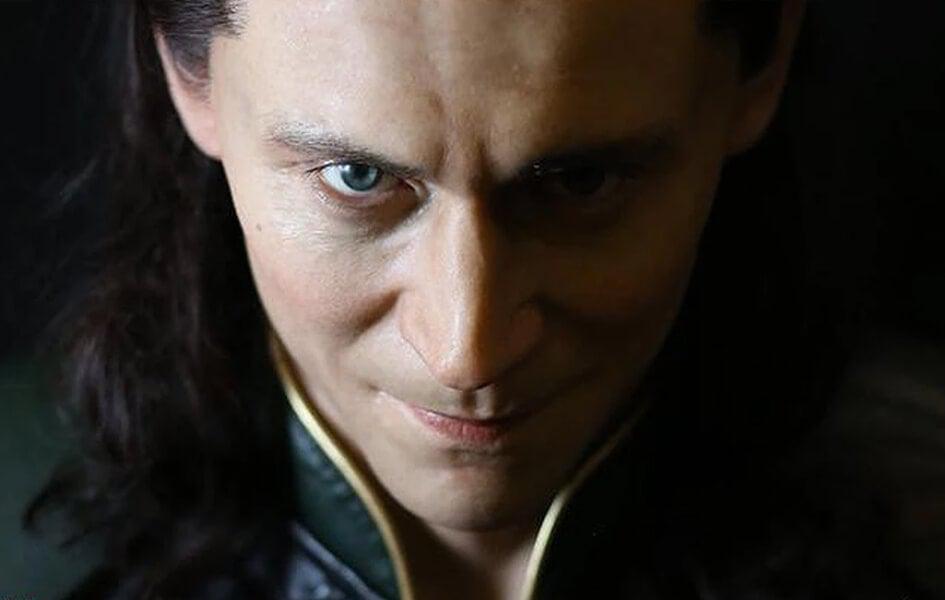 Loki 1:1 Scale Lifesize Bust WITH Helmet - Spec Fiction Shop