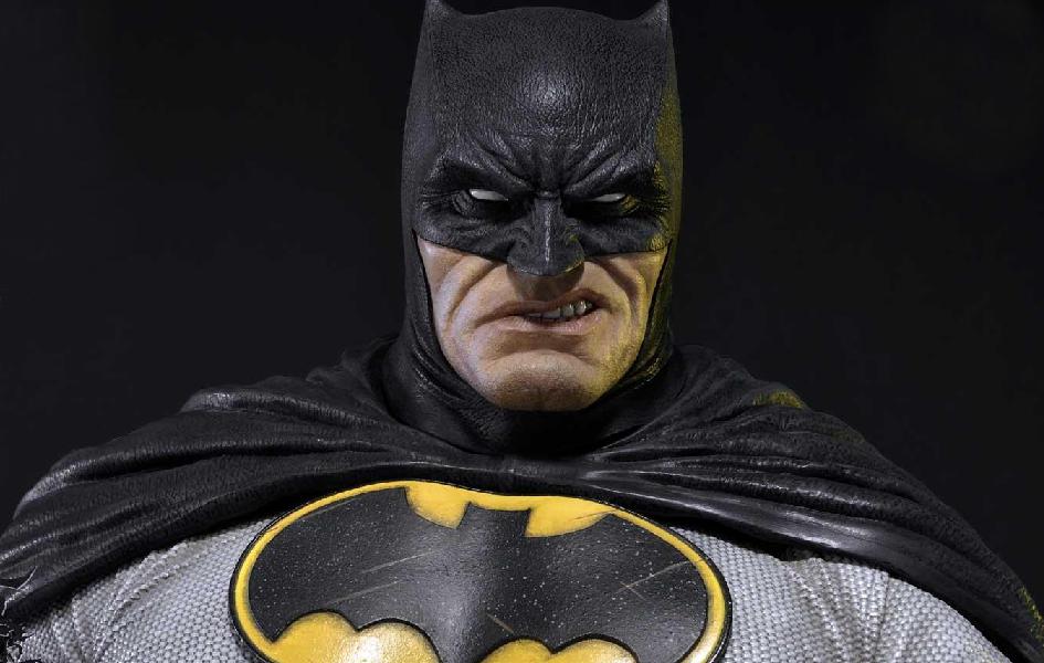 Batman Dark Knight III - The Master Race Black Version 1/3 Scale Statu ...