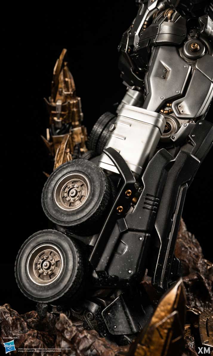 Nemesis Prime 1/10 Scale Premium Statue - Spec Fiction Shop