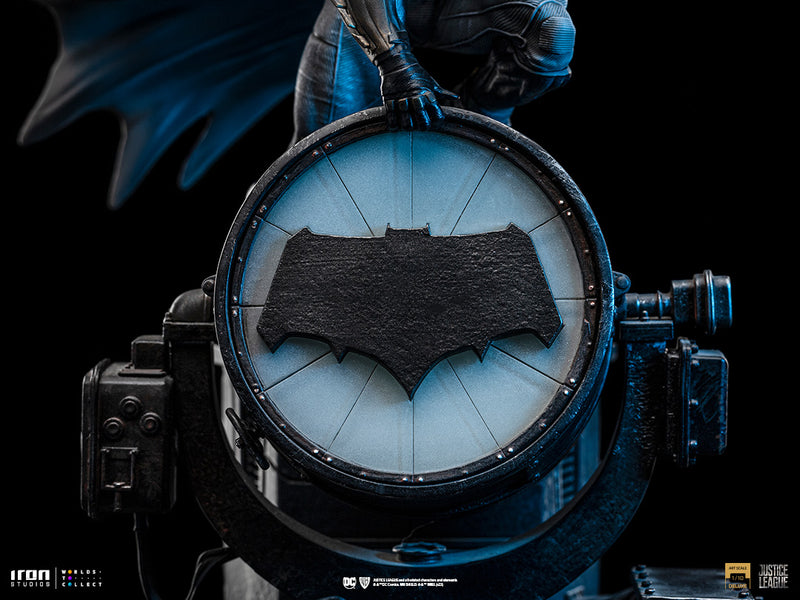 Zack Snyder's Justice League - Batman on Batsignal Art Scale 1/10 ...