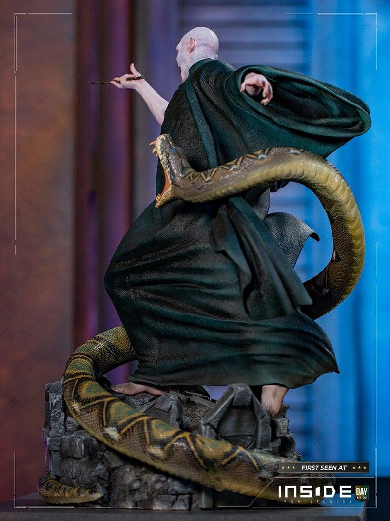 Voldemort and Nagini - Harry Potter - Legacy Replica 1/4 - Spec Fiction ...
