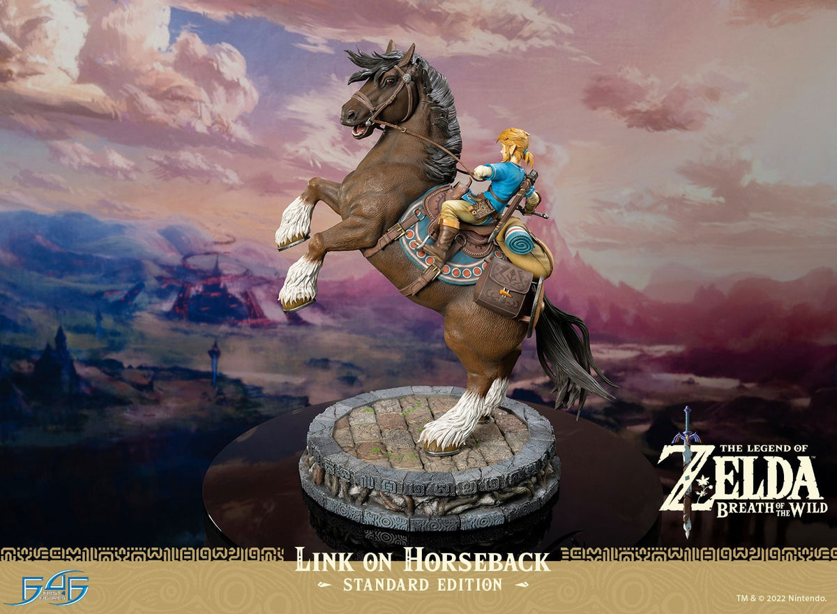 The Legend of Zelda Breath of the Wild - Link on Horseback (Standard E ...